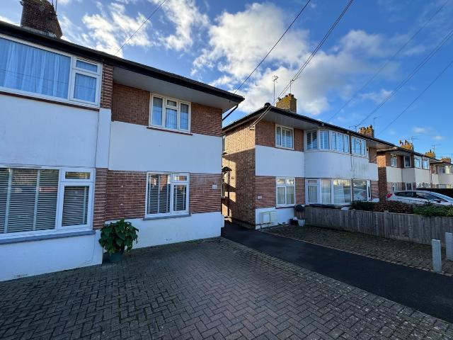 Gilda Crescent, Polegate BN26, 2 bed flat to rent, £1,250 pcm | PrimeLocation