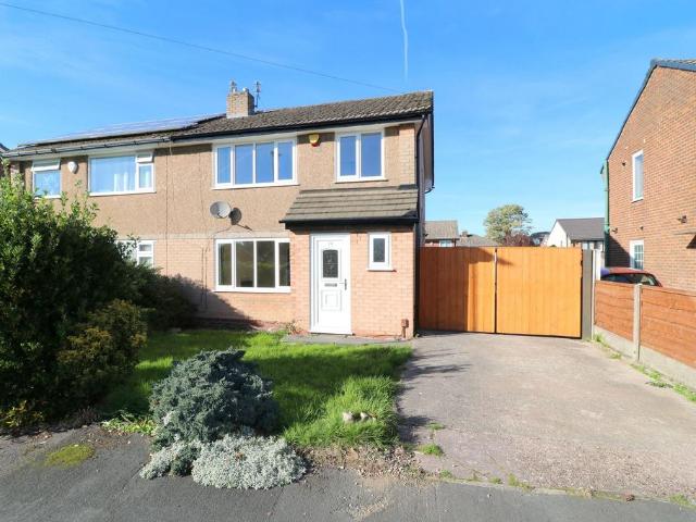 Gilda Road, Worsley, M28 3 bed semi detached house to rent £1,125 pcm £260 pw