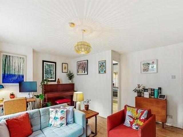 Gilden Crescent, Kentish Town, 2 Bedroom Apartment