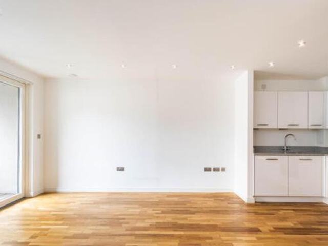 Giles Court, Tabernacle Gardens, 1 Bedroom Flat