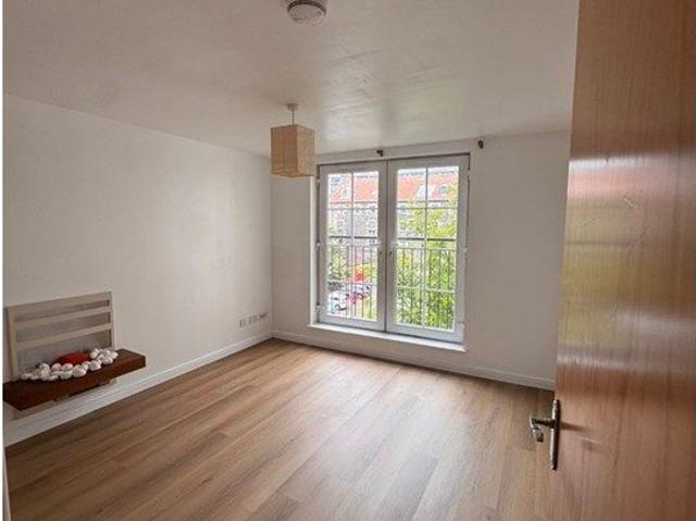 Giles St, Edinburgh EH6, 2 bed flat to rent, £1,500 pcm | PrimeLocation