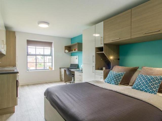 Gilesgate, Durham DH1 Studio to rent £1,105 pcm £255 pw