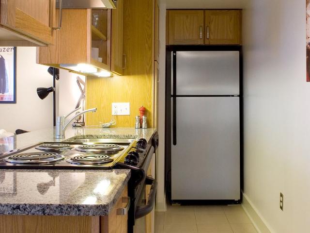Gillham House 1 Bedroom Apartment for Rent at 3411 Gillham Rd, Kansas City, MO 64111 North Hyde Park