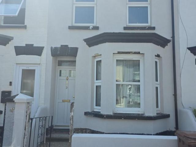 GILLINGHAM ME7 3 bed terraced house to rent £1,475 pcm £340 pw
