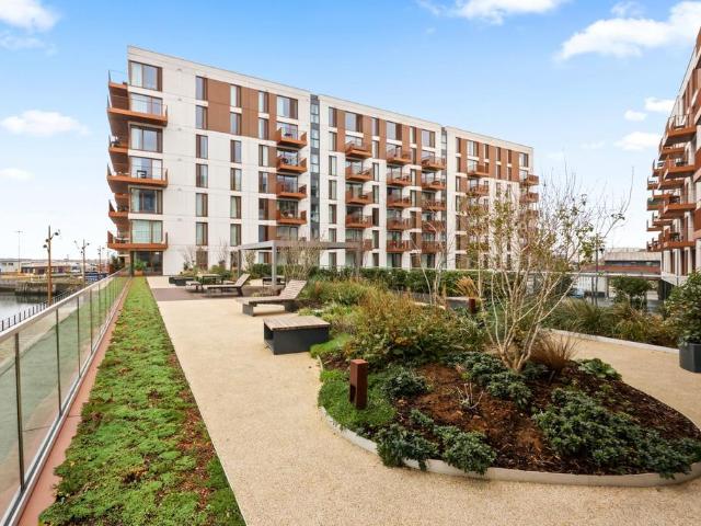 Gillingham Gate Rd, Gillingham ME4 1 bed apartment to rent £1,225 pcm £283 pw