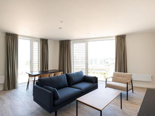 Gillingham Gate Rd, Gillingham ME4 2 bed apartment to rent £1,470 pcm £339 pw