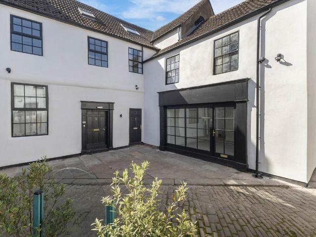 Gills Yard, Wakefield WF1, 1 bed flat to rent, £850 pcm | PrimeLocation