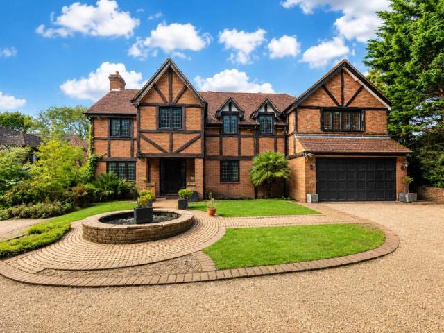 Gills Hill Lane, Radlett 5 bed detached house to rent £5,500 pcm £1,269 pw