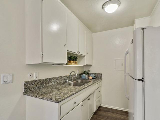 Gilmore Apartments Van Nuys Studio Apartment for Rent at 14154 Gilmore St, Los Angeles, CA 91401 Van Nuys
