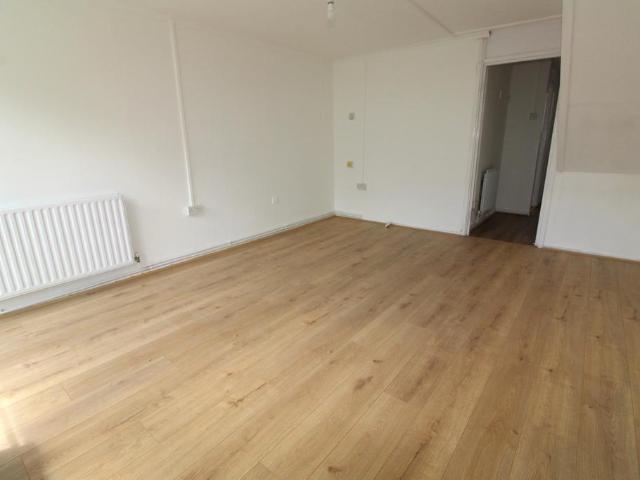 Gilpin Crescent, Edmonton Angel 2 bed maisonette to rent £1,750 pcm £404 pw