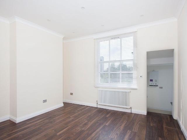 Gipsy Road, London SE27, 1 bed flat to rent, £1,400 pcm | PrimeLocation