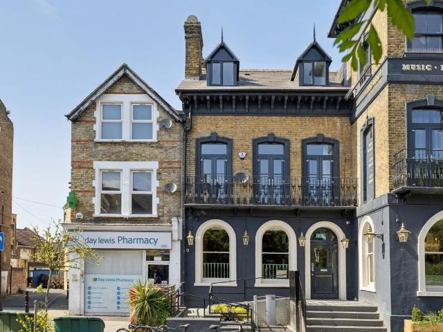 Gipsy Road, London SE27, 2 bed flat to rent, £1,750 pcm | PrimeLocation