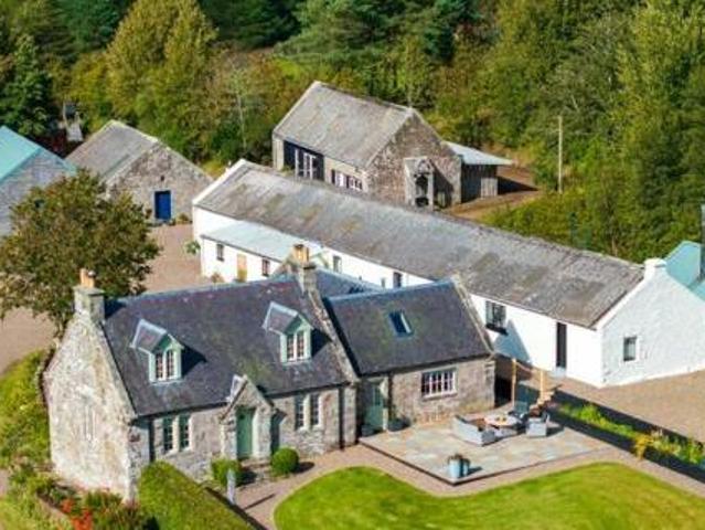 Girdwoodend, Auchengray, Detached House For