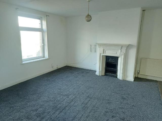 Girlington Road, Bradford, BD8 2 bed apartment to rent £2,903 pcm £670 pw