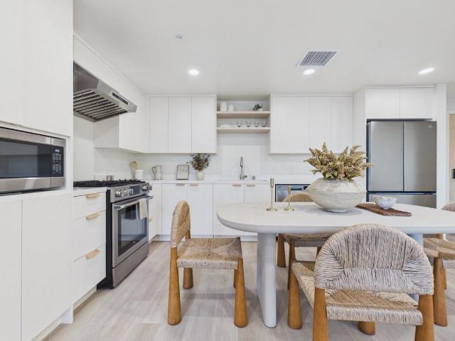 Given Highland Park 3 Bedroom Apartment for Rent at 6320 Garvanza Ave, Los Angeles, CA 90042 Highland Park