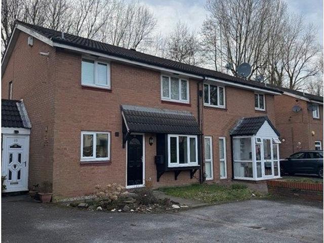Givendale Drive, Manchester M8, 2 bed flat to rent, £1,150 pcm | PrimeLocation