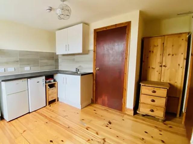 Go Bong, 788 Holloway Road, London, N19 5SH, United Kingdom | 1 bed house for rent #167379523 | Rentberry