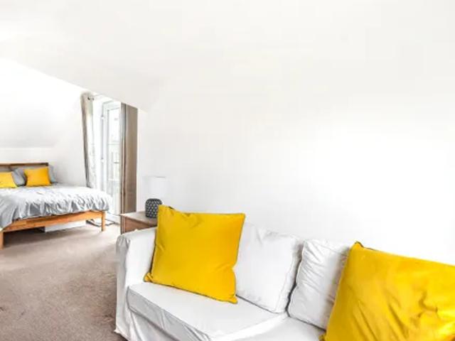 Gomm Road, London, SE16 2TU, United Kingdom | 3 bed house for rent #167322610 | Rentberry