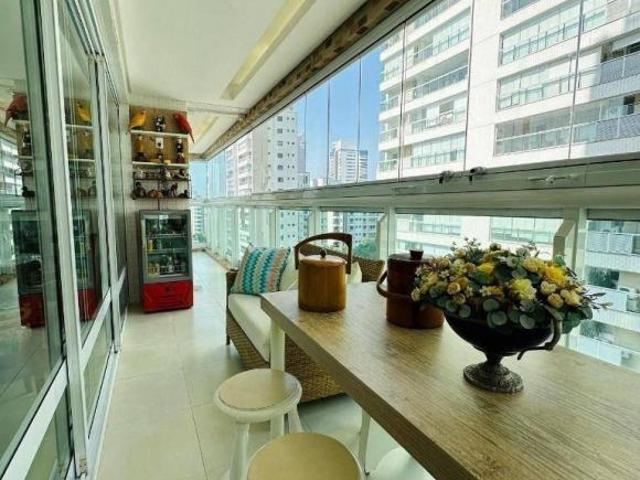 Gonzaga, 4 suítes, varanda gourmet, 3 garagens, frente