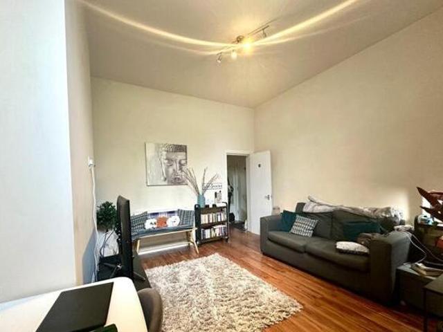 Gondar Gardens, London, 1 Bedroom Flat