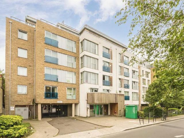 Gooch House, London W6 1 bed flat to rent £2,400 pcm £554 pw