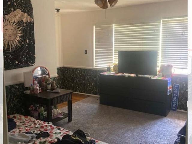 Good size room for rent in nice quiet neighborhood