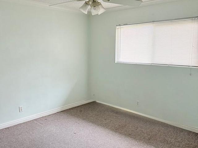 Good size Room, Great location!