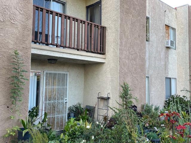 Good size Room rent $800 w/ washer,dryer in unit