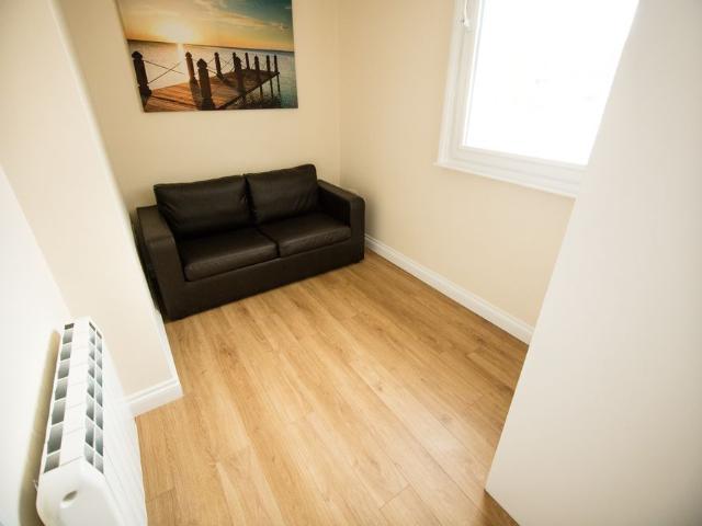 Good Sized 2 Bedroom Property to Let in Reading Town Centre