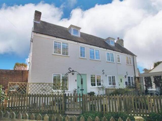 Goodban Square, 2 Bedroom Semi detached