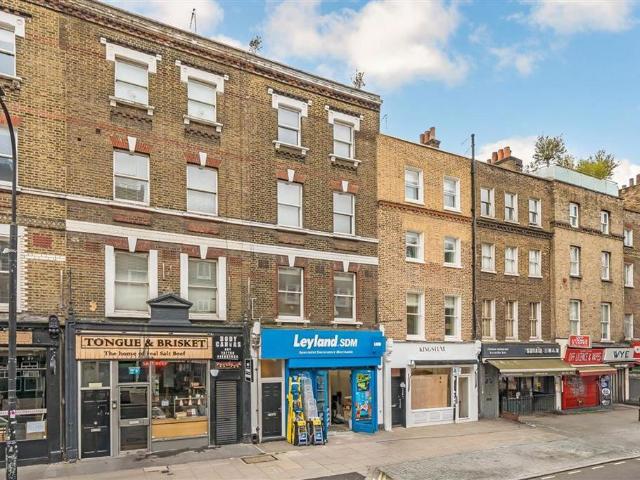 Goodge Street, London W1T 4 bed maisonette to rent £7,800 pcm £1,800 pw