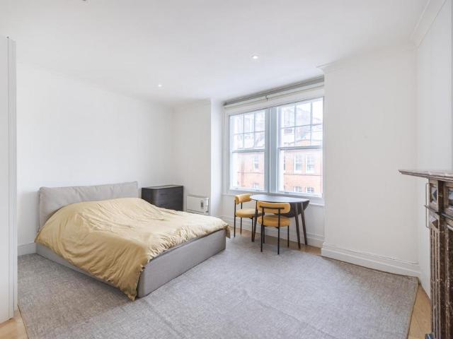 Goodge Street, London Studio to rent £2,899 pcm £669 pw