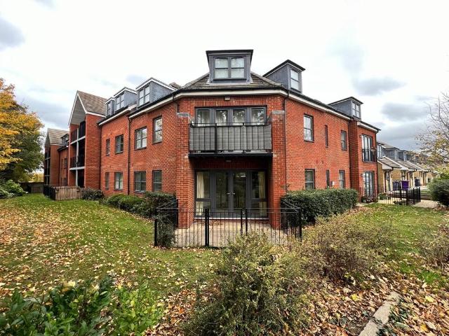Goodes Court, Royston SG8 1 bed apartment to rent £950 pcm £219 pw
