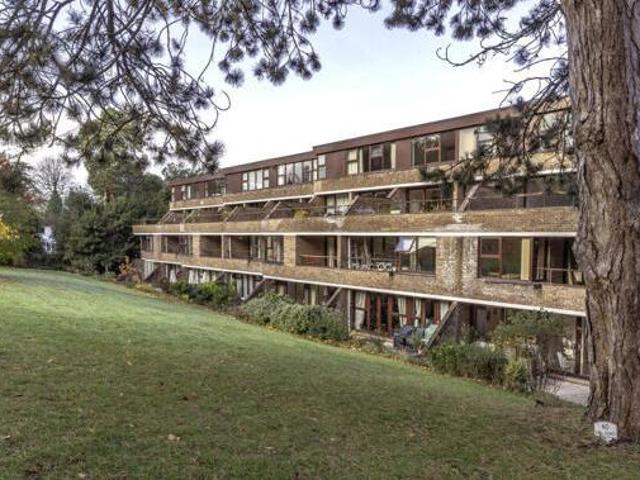Goodeve Park, Hazelwood Road, 3 Bedroom Maisonette