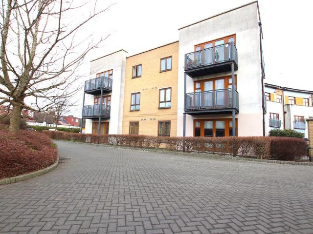 Goodman Crescent, Croydon CR0, 3 bed flat to rent, £2,000 pcm | PrimeLocation