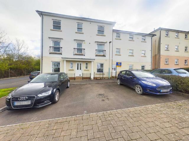 Goodrich Road, Cheltenham. 2 bed apartment to rent £1,000 pcm £231 pw