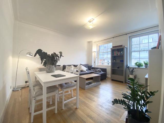 Goodwood Court, Devonshire Street, London W1W, 1 bed flat to rent, £3,000 pcm | PrimeLocation