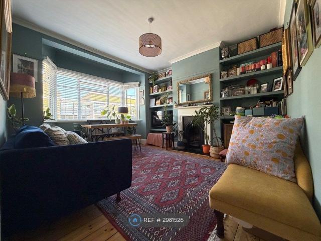 Goodwood Mansions, London SW9, 2 bed flat to rent, £2,500 pcm | PrimeLocation