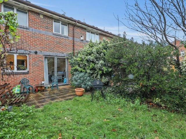 Goodwin Close, Bermondsey 2 bed terraced house to rent £2,708 pcm £625 pw