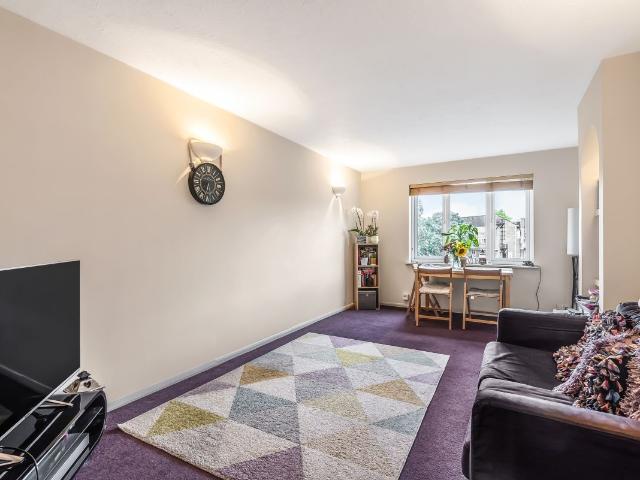 Goodwin Close, Bermondsey, London SE16, 2 bed flat to rent, £2,250 pcm | PrimeLocation