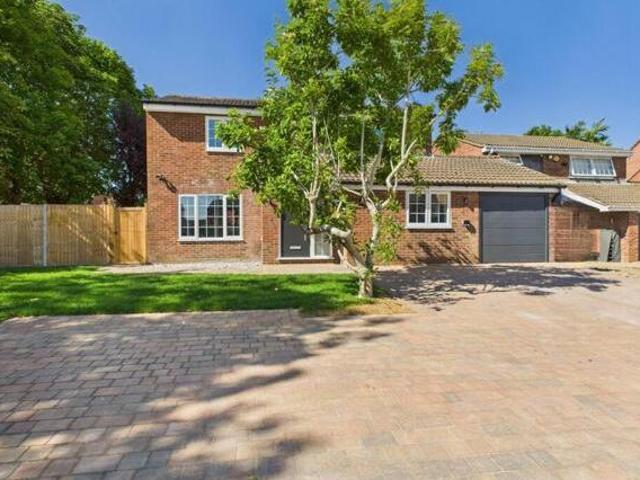 Goodwin Close, Calcot, 4 Bedroom Detached