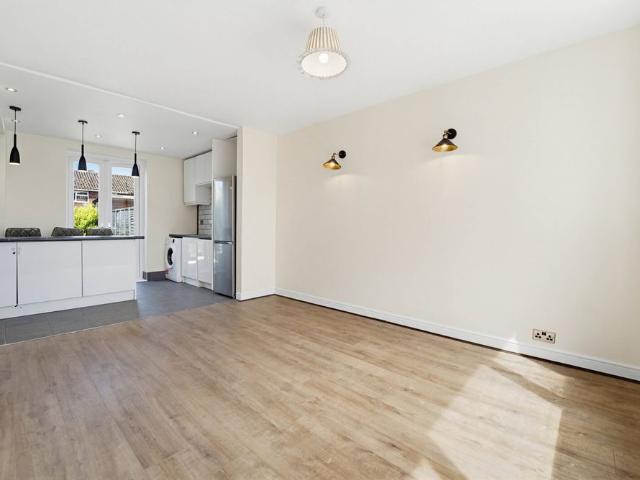 Goodwin Road, Slough, SL2 2EU