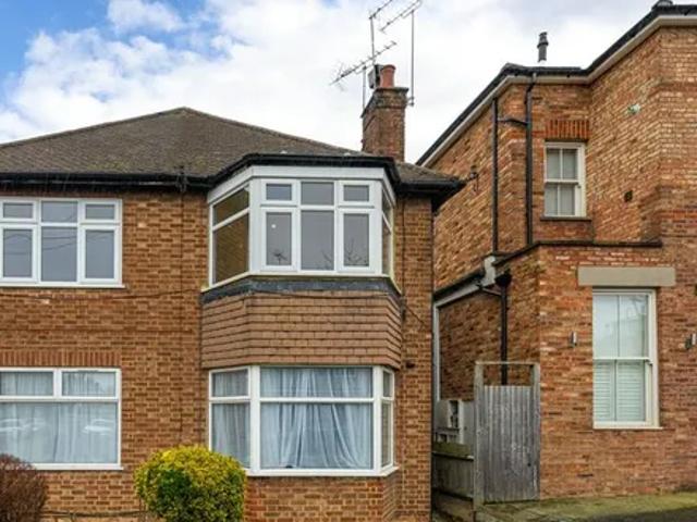 Goodwyn School, Hammers Lane, London, NW7 4DB, United Kingdom | 3 bed apartment for rent #140656420 | Rentberry