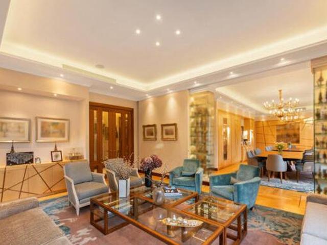 Goodyers Gardens, London, 8 Bedroom Detached