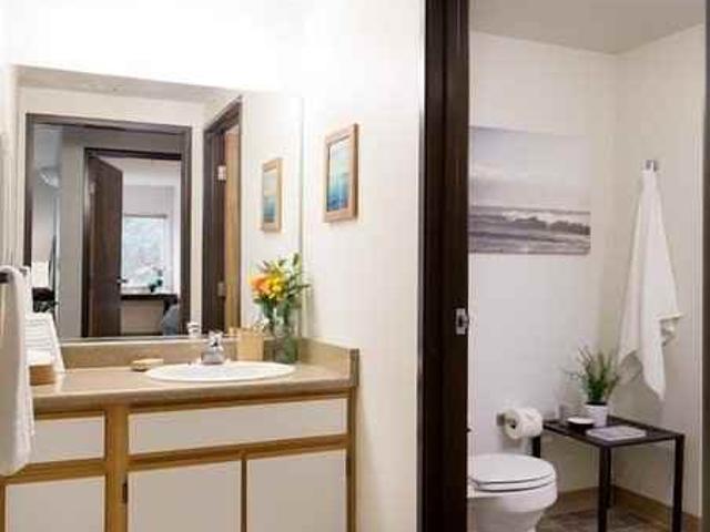 Goose Hollow Plaza 1 Bedroom Apartment for Rent at 1604 SW Clay St, Portland, OR 97201 Downtown Portland