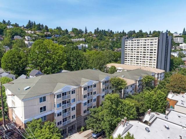 Goose Hollow Plaza 2 Bedroom Apartment for Rent at 1604 SW Clay St, Portland, OR 97201 Downtown Portland