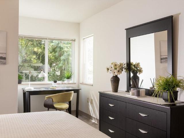 Goose Hollow Plaza 2 Bedroom Apartment for Rent at 1604 SW Clay St, Portland, OR 97201 Downtown Portland