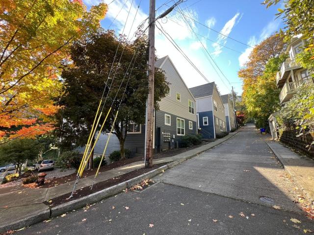 Goose Hollow Townhomes 2 Bedroom Apartment for Rent at 1819 Sw 18th Ave, Portland, OR 97201 Southwest Hills