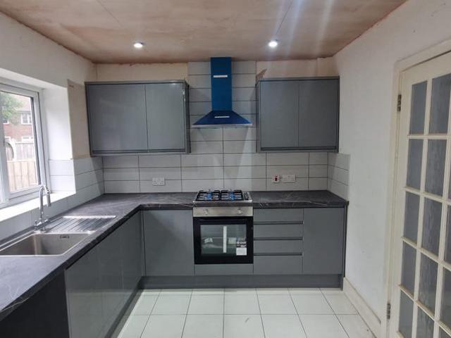 Gooseley Lane, London E6 3 bed end of terrace house to rent £2,700 pcm £623 pw