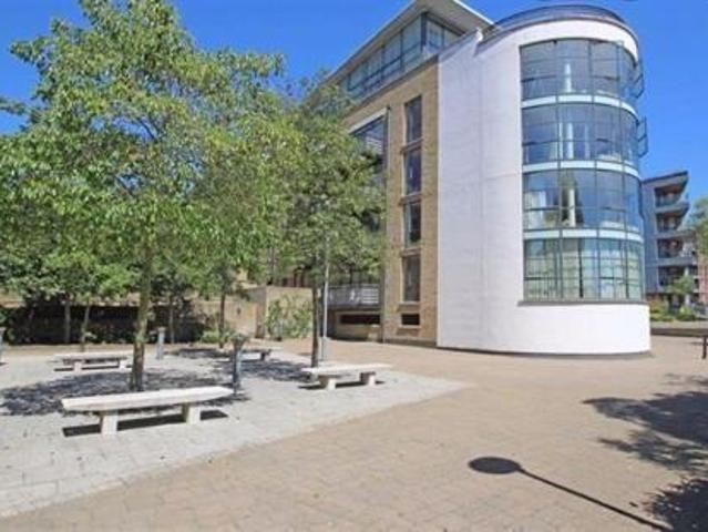 Goat Wharf, Brentford. TW8 1 bed apartment to rent £1,900 pcm £438 pw